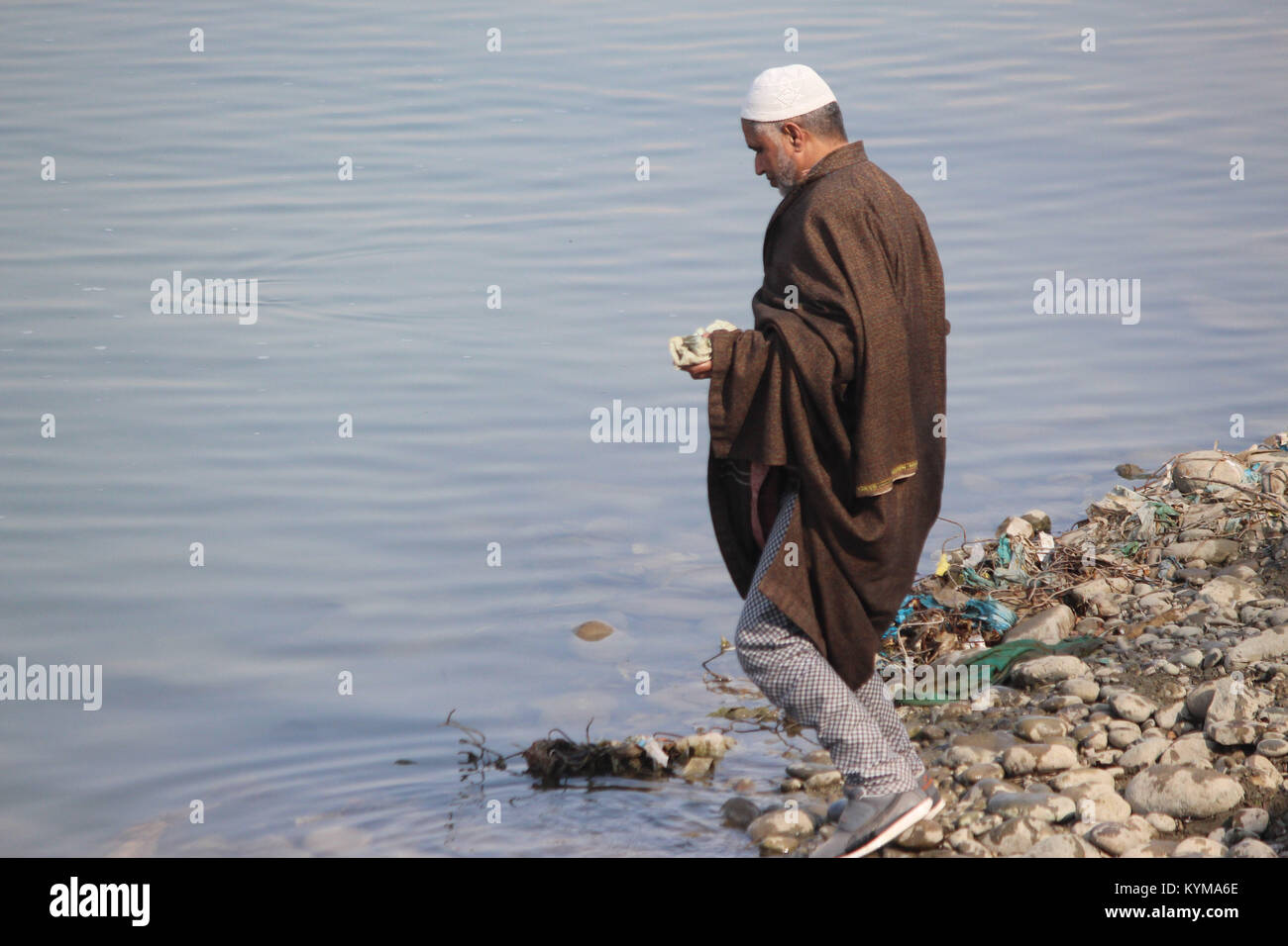 Passive fishing methods hi-res stock photography and images - Alamy
