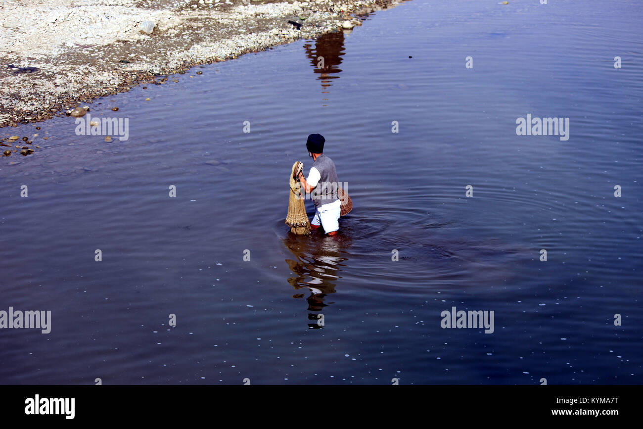Passive fishing methods hi-res stock photography and images - Alamy