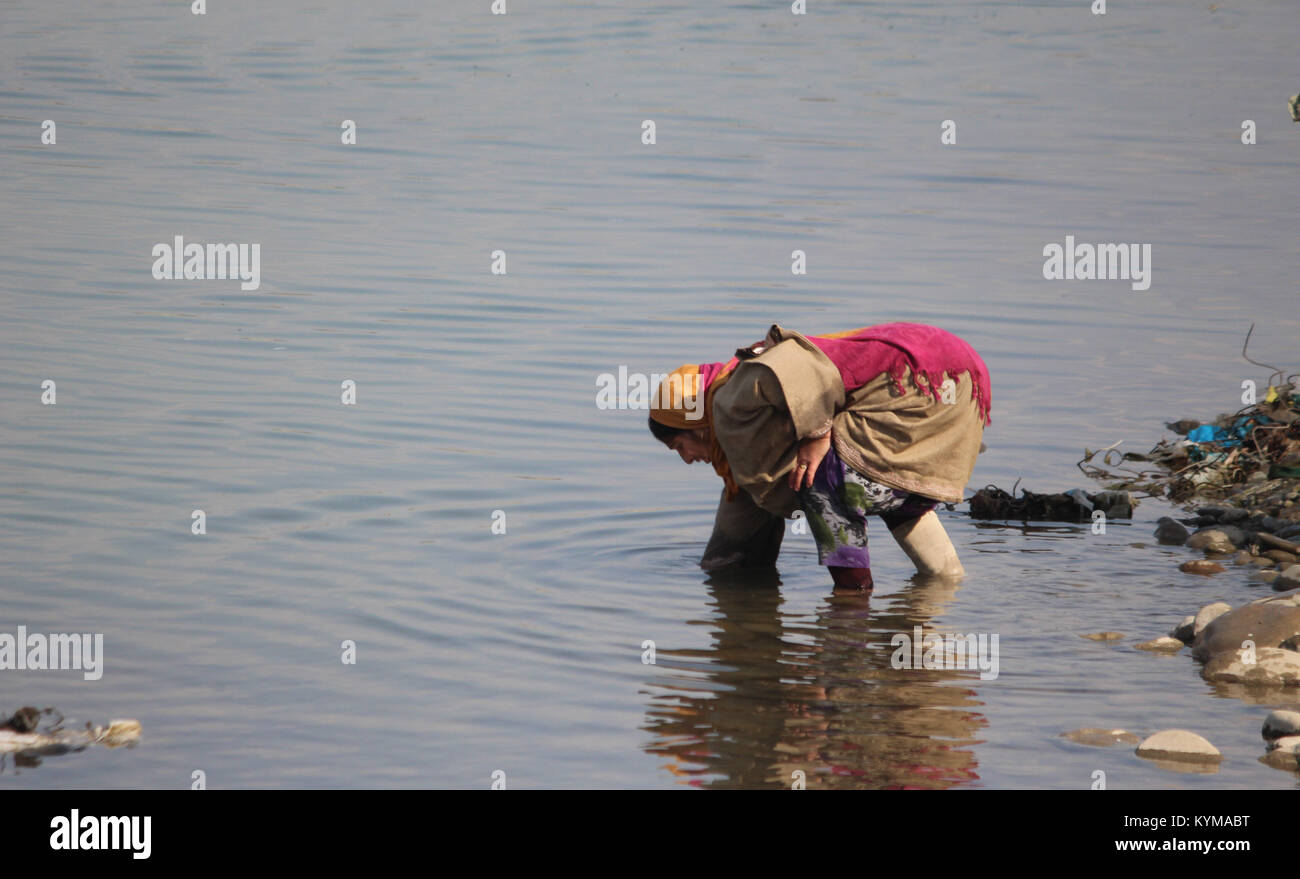 Passive fishing methods hi-res stock photography and images - Alamy
