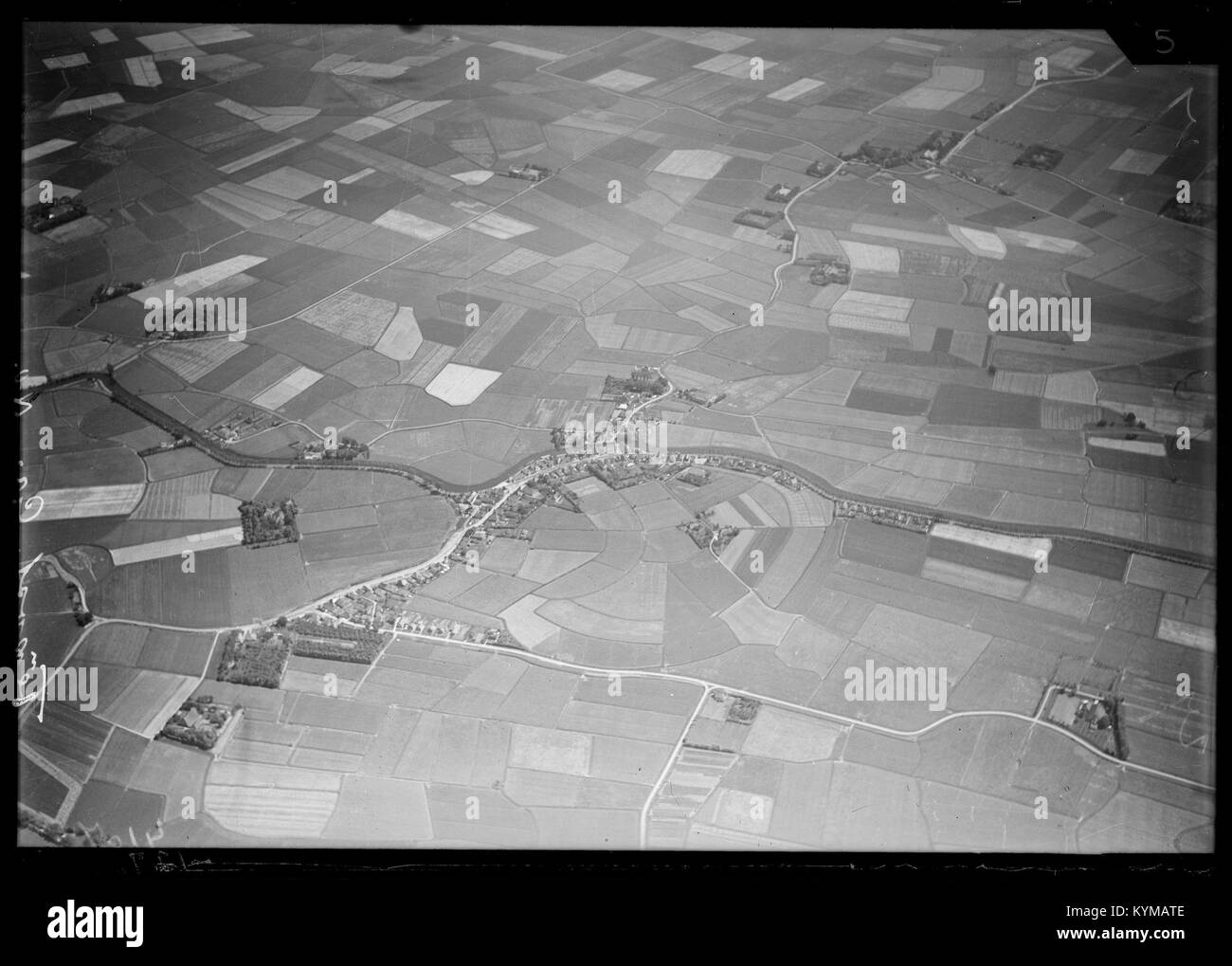 An aerial photograph of Ten Post, taken between 1920 and 1940 ...