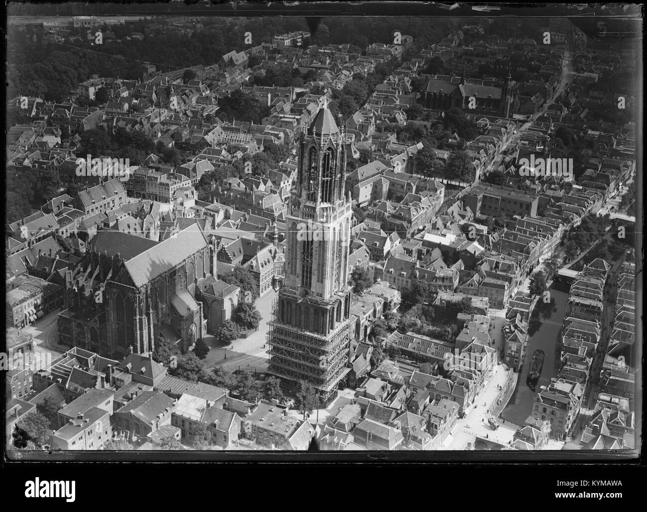 An aerial photograph of Utrecht, taken between 1920 and 1940. The image ...