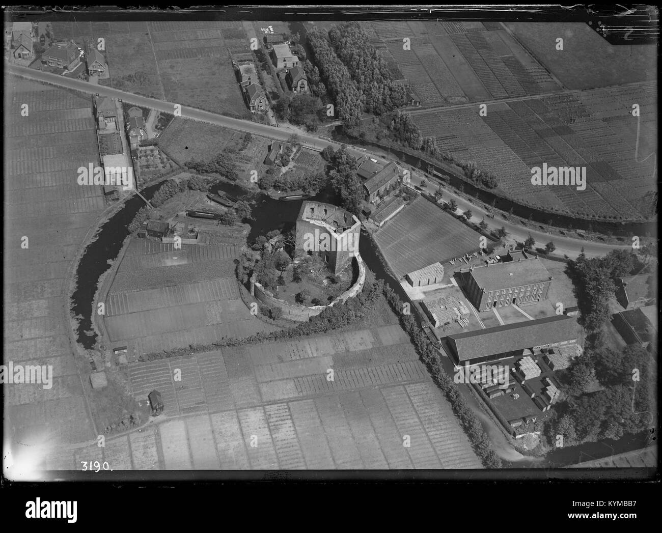 An aerial photograph of Teylingen, taken between 1920 and 1940, showing ...