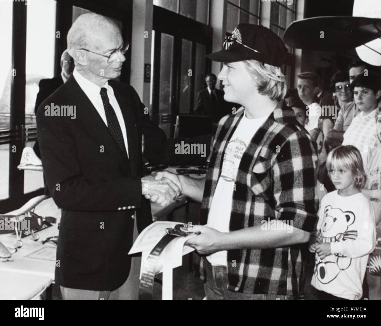 Kenyan police officers completing their tour of duty under the African ...