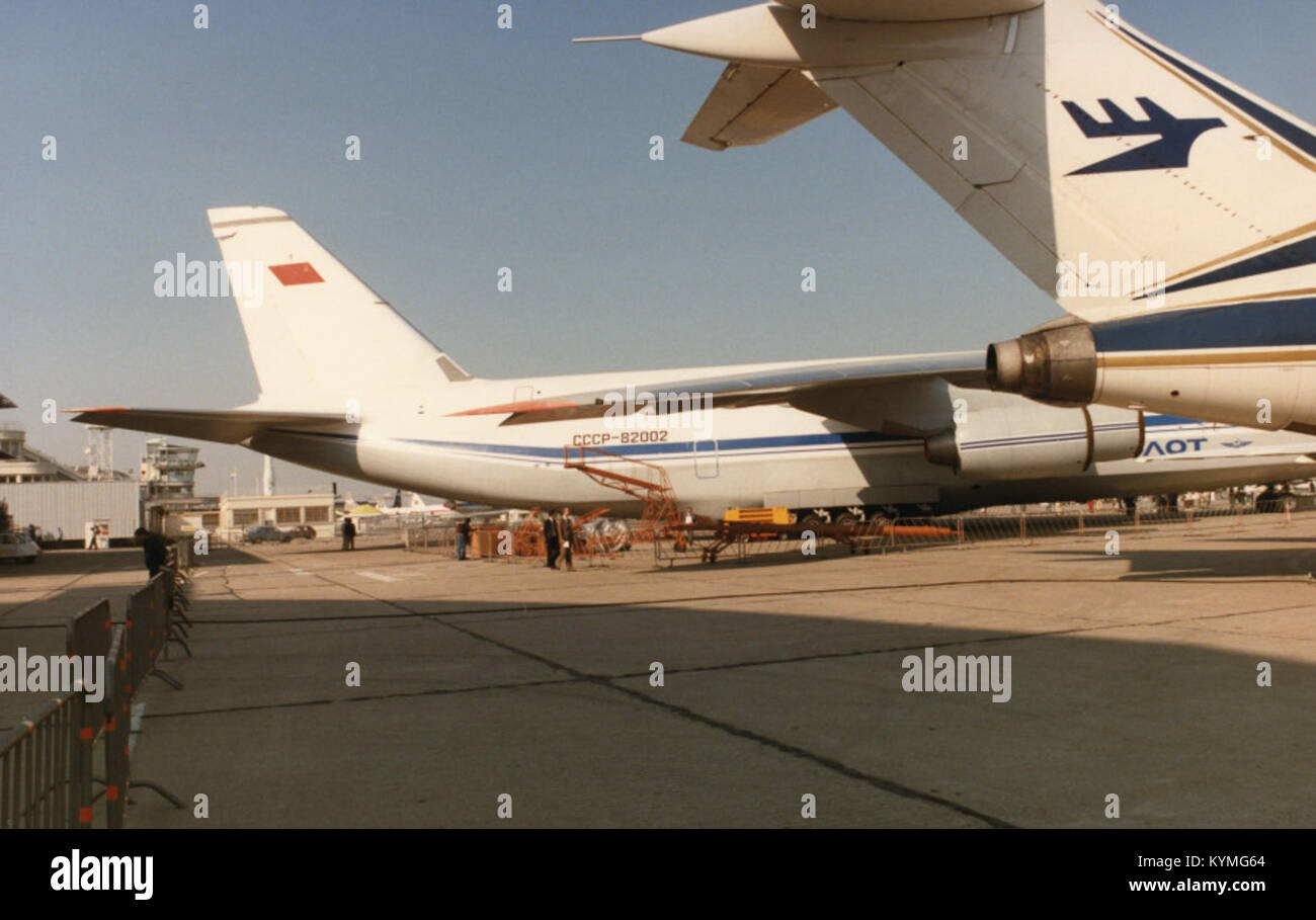 Photograph of an Antonov An-124 Ruslan, a large cargo aircraft, in ...