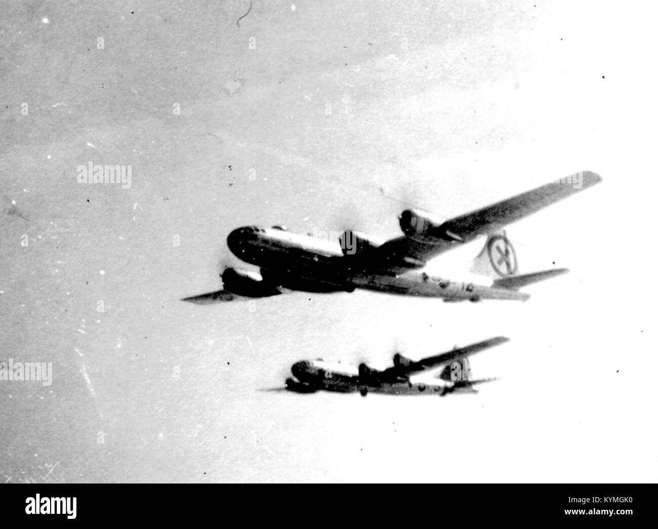 Photograph of the 9th Bomb Group, showcasing their aircraft and ...