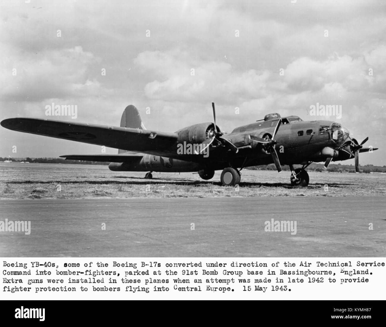 A historical image of a Boeing B-17 Flying Fortress, an iconic World ...