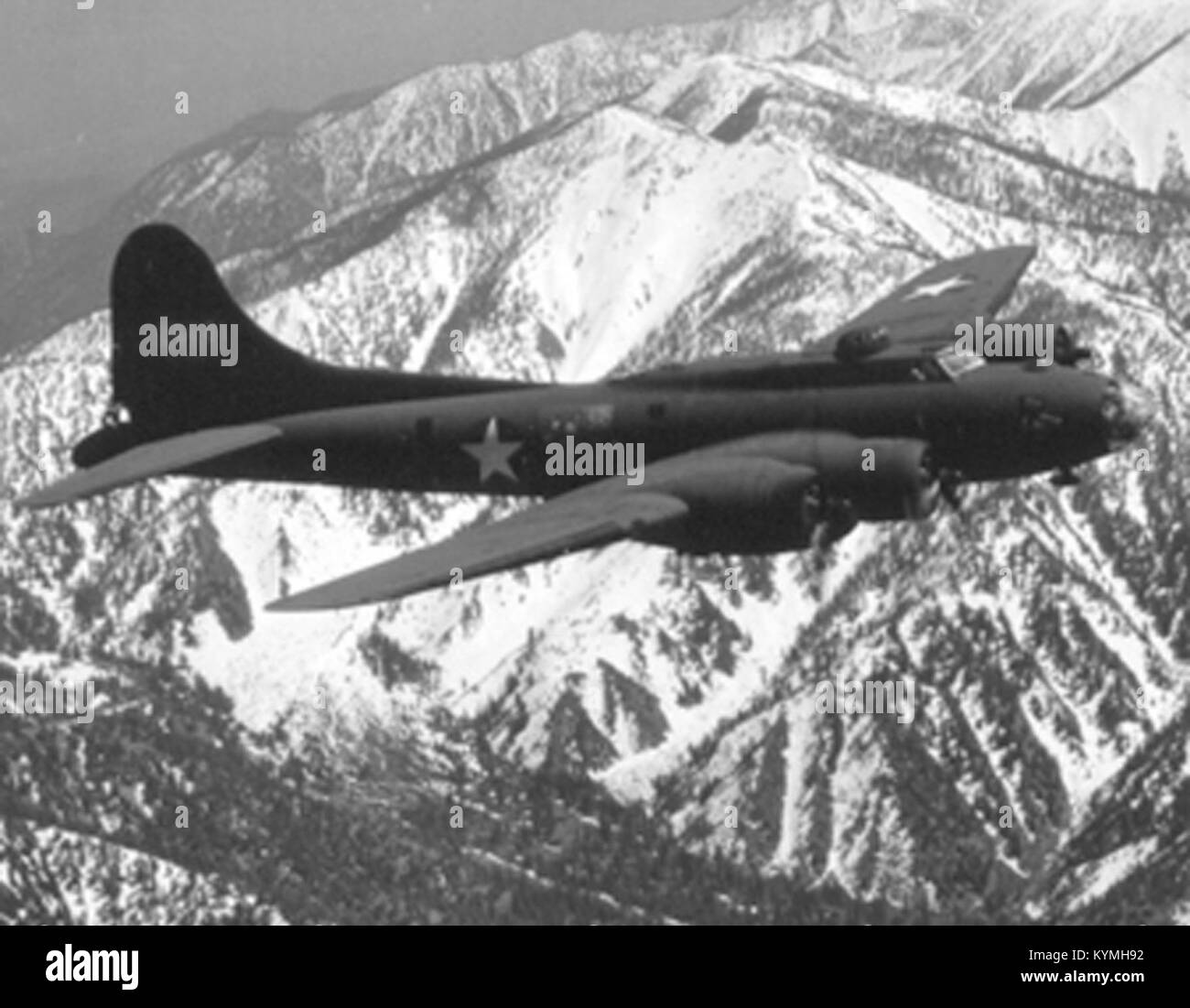 A Boeing B-17 Flying Fortress in flight, an iconic World War II bomber ...