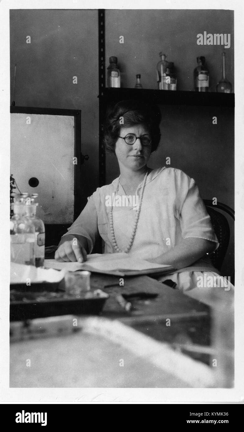 Early 1900s medical laboratory hi-res stock photography and images - Alamy