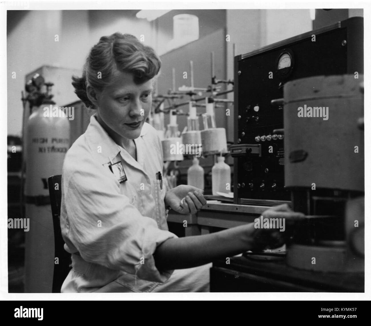 Nitrogen laboratory Black and White Stock Photos & Images - Alamy