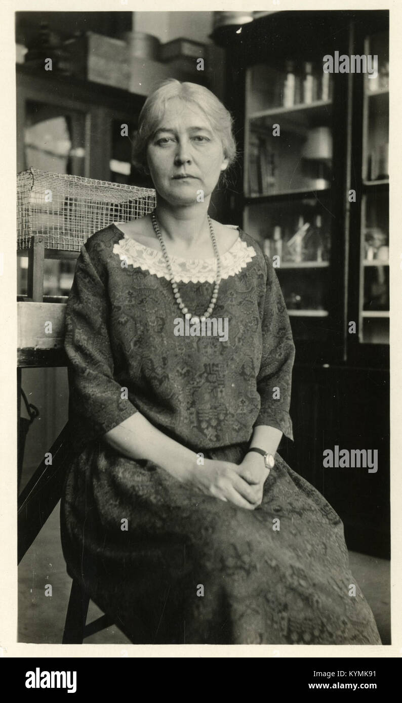 1960 laboratory hi-res stock photography and images - Alamy