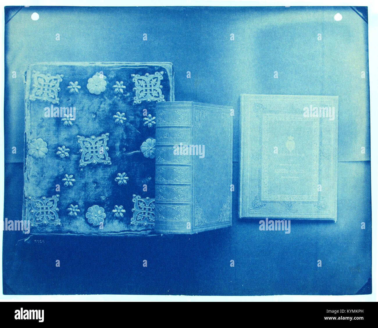 Untitled books hi-res stock photography and images - Alamy