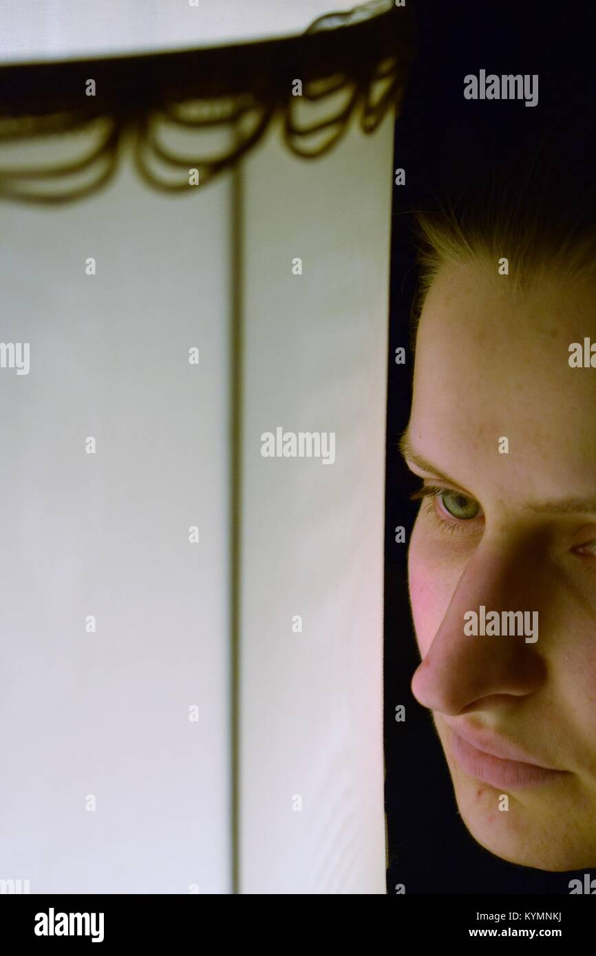 Lady with the lamp hi-res stock photography and images - Alamy