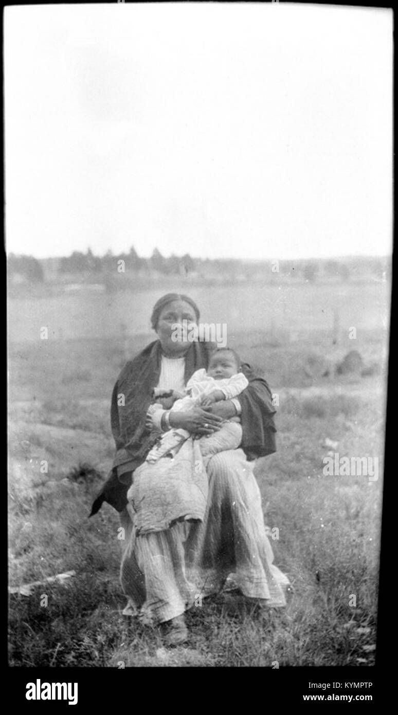 Chiricahua apache woman hi-res stock photography and images - Alamy