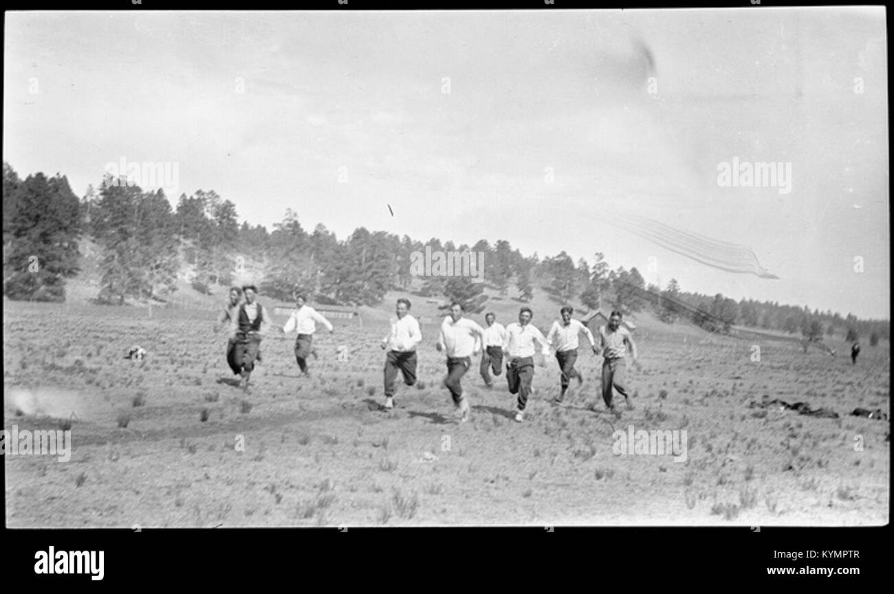 Athletes on track in Black and White Stock Photos & Images - Alamy