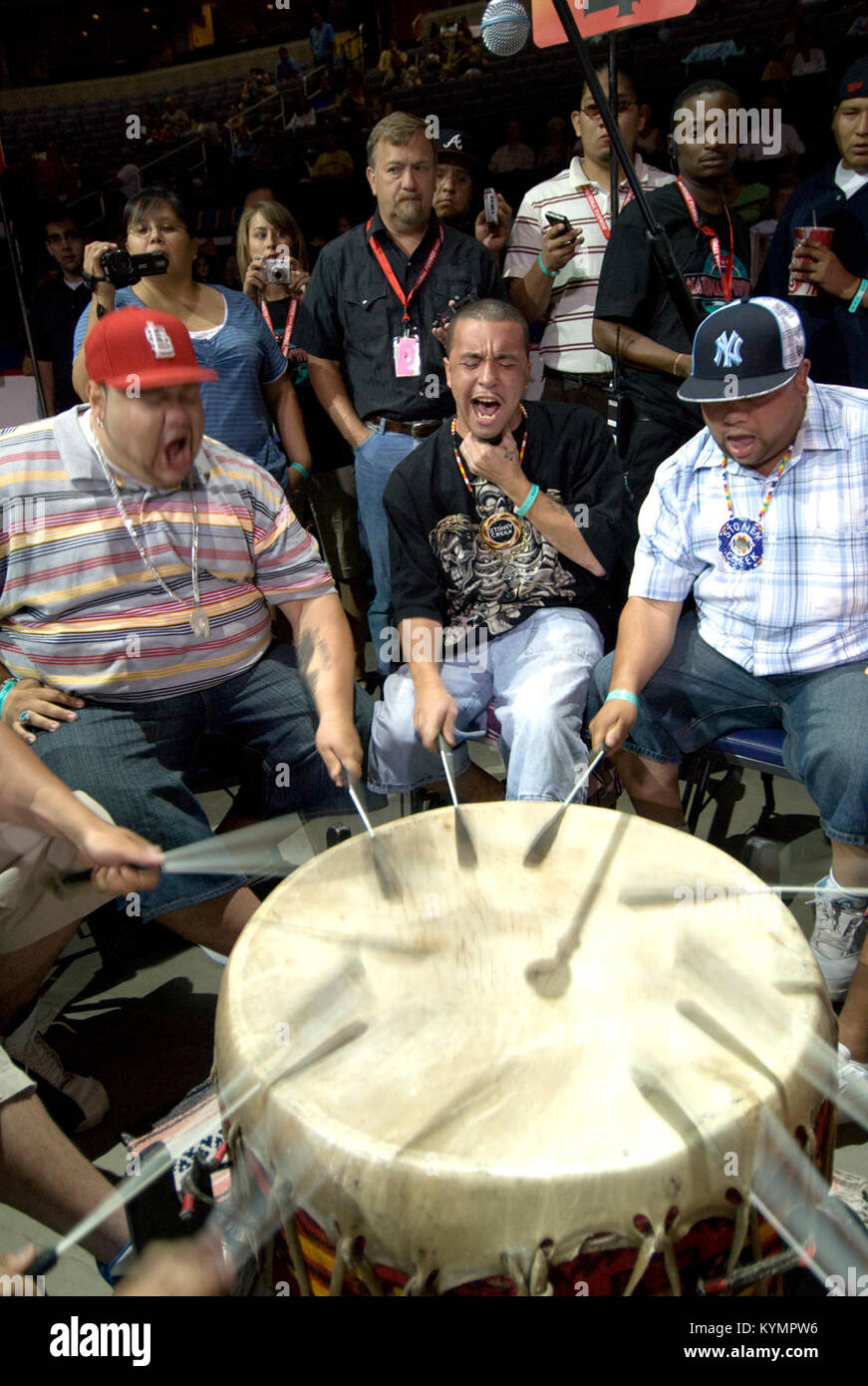 Native american drum circle hi-res stock photography and images - Alamy