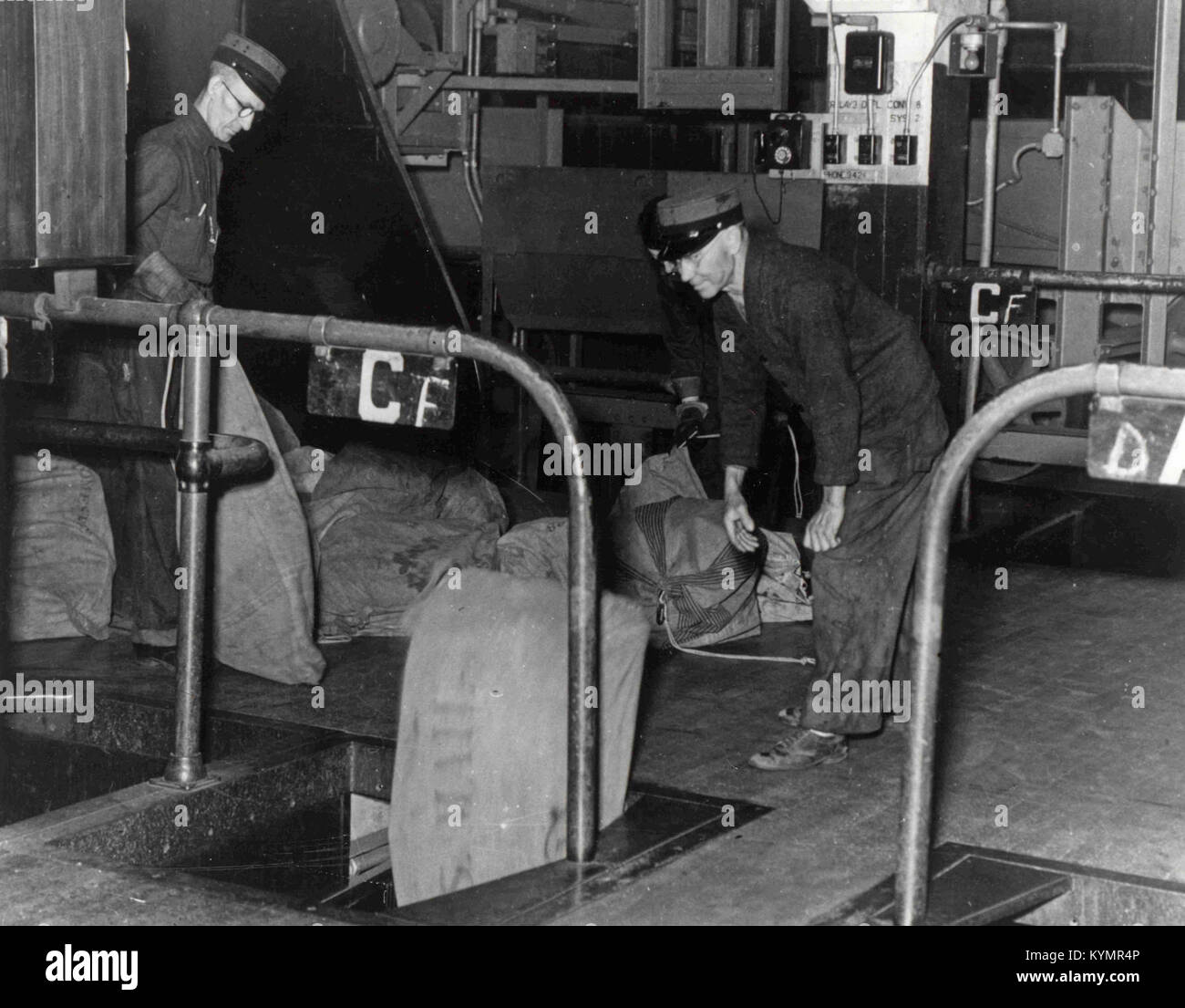 Usps railway hi-res stock photography and images - Alamy