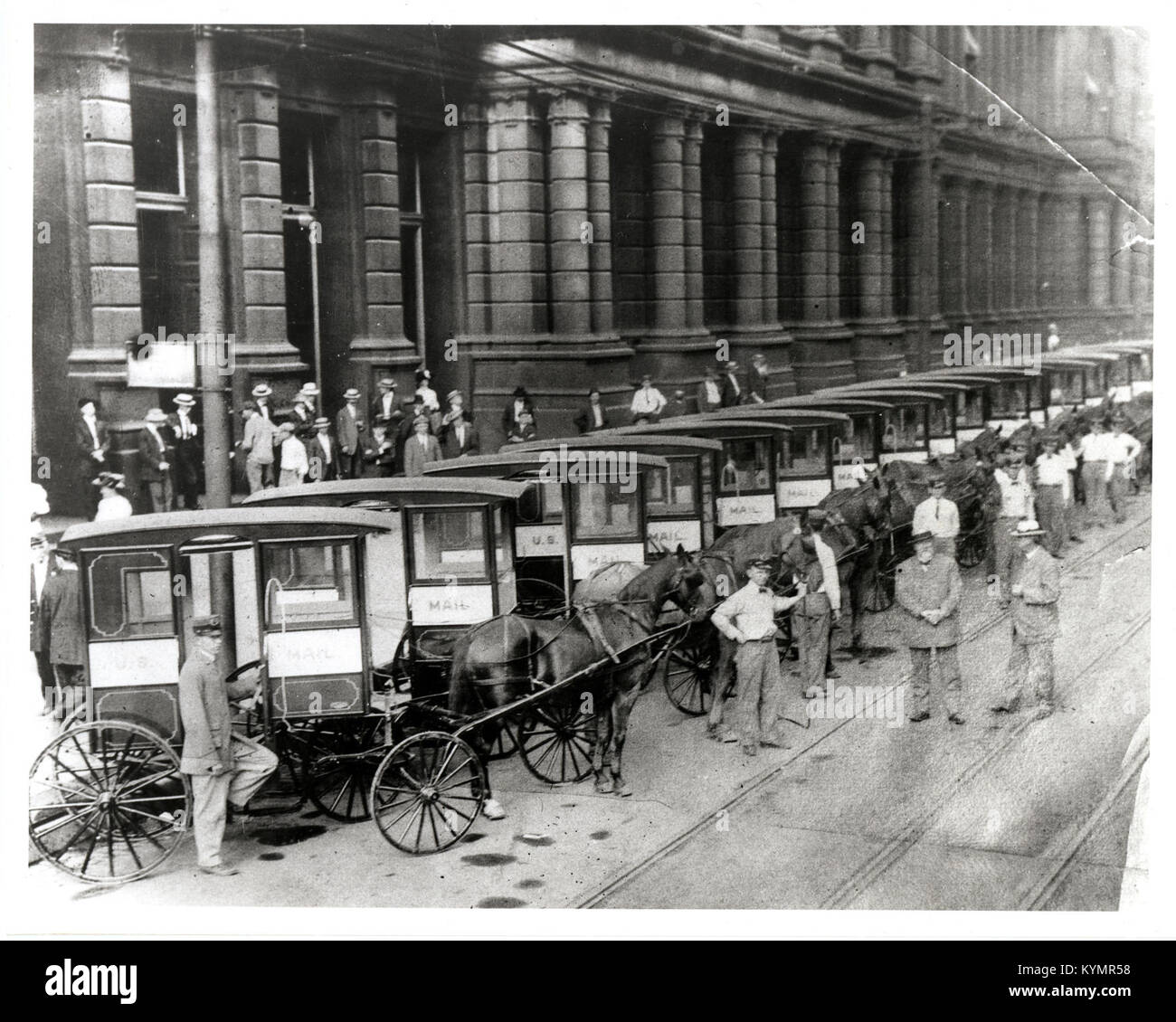 Historic horse drawn mail wagons hi-res stock photography and images ...