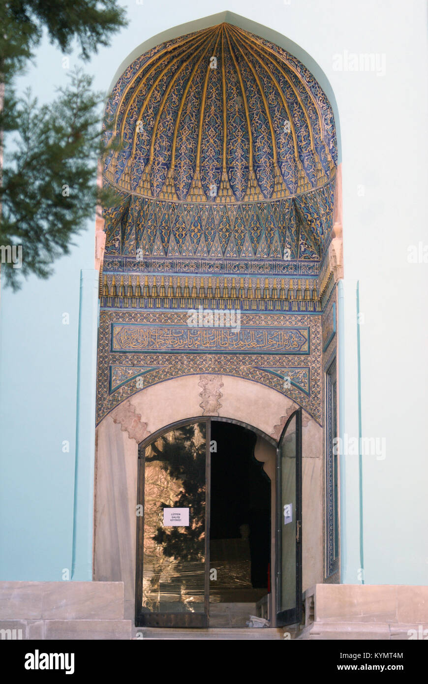 Door of Yeshil Turbe grave in Bursa, Turkey Stock Photo - Alamy