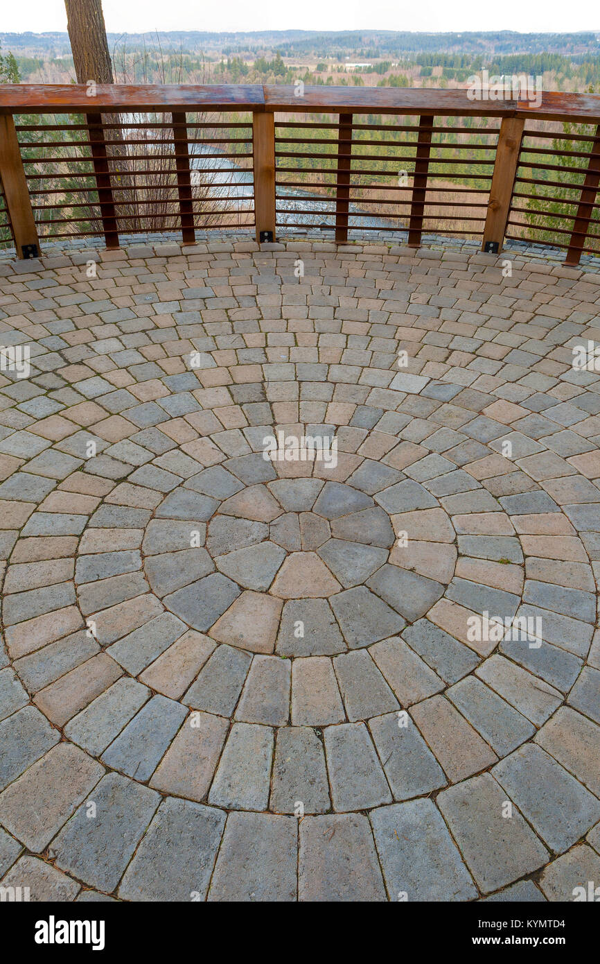 Railings stone wall hi-res stock photography and images - Alamy