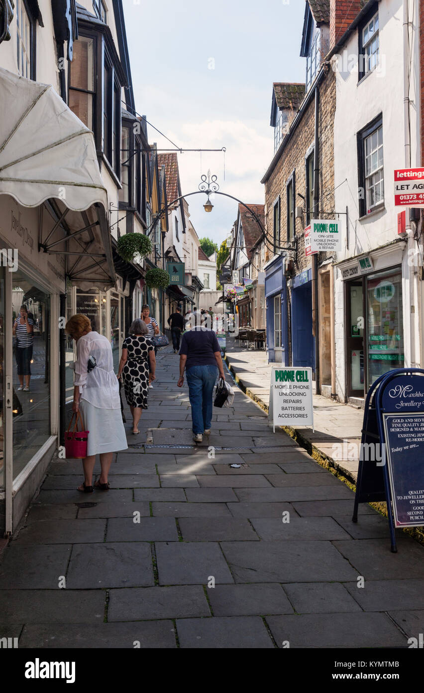 Narrow paved street hi-res stock photography and images - Alamy