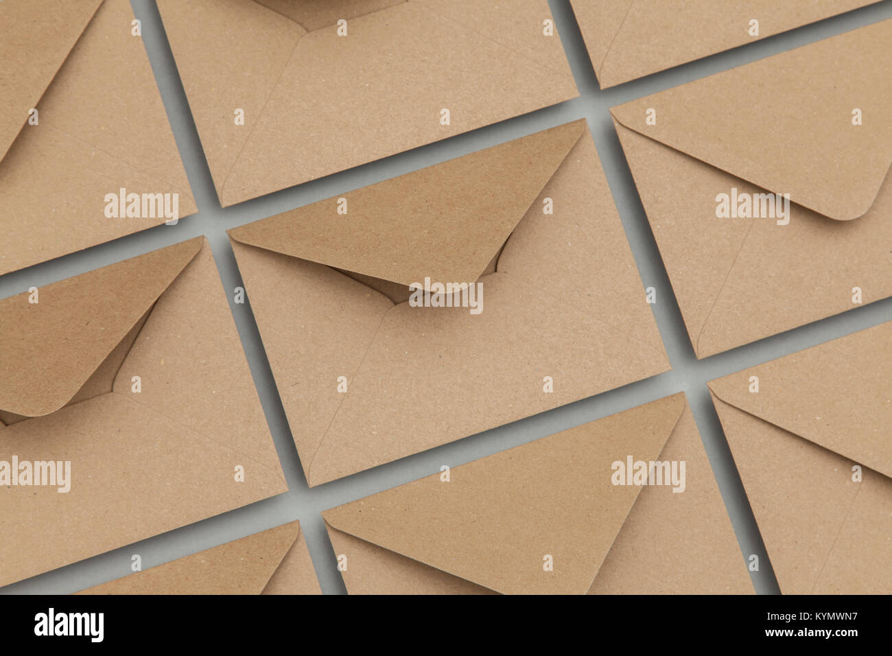 Brown kraft paper envelope background Stock Photo - Alamy