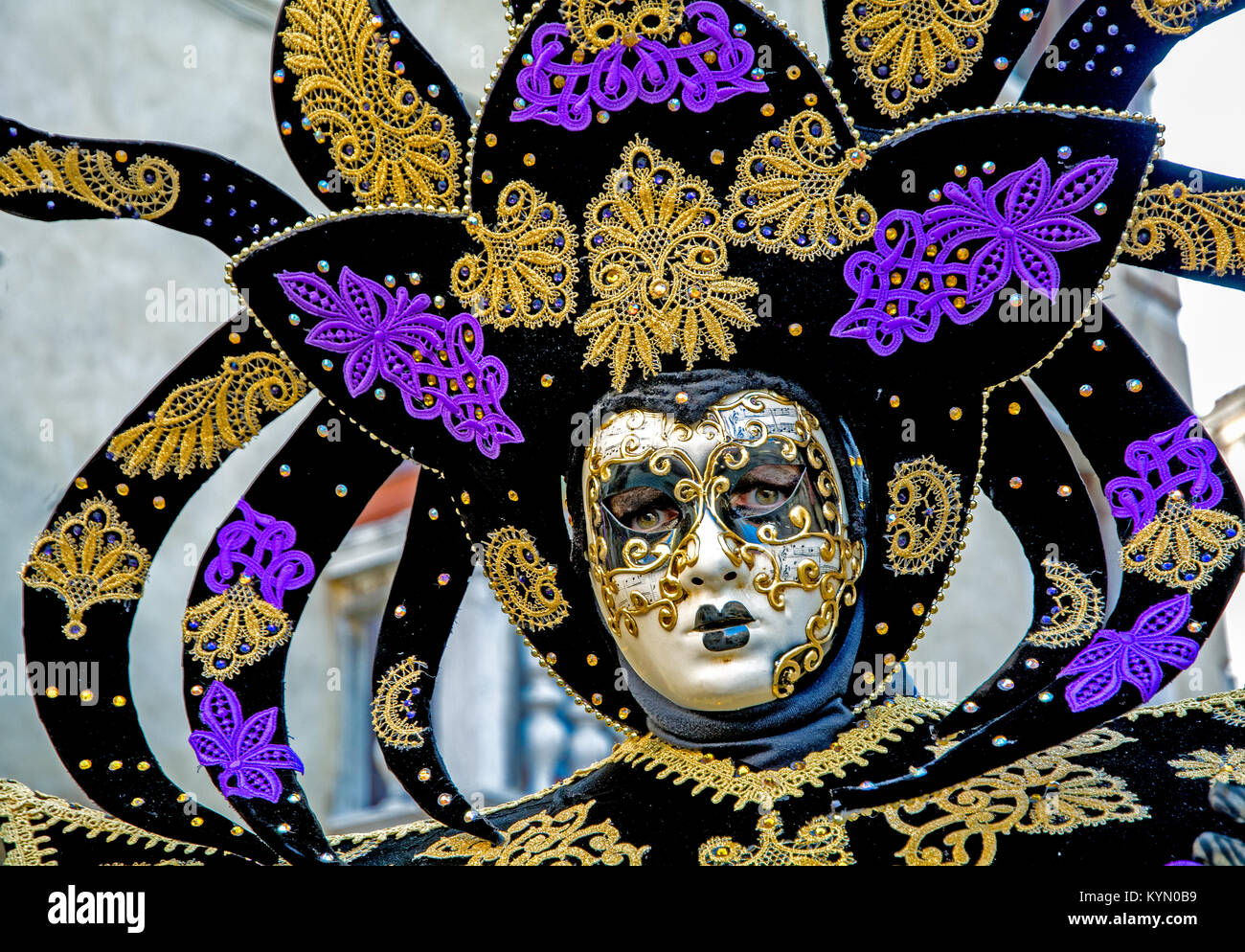 Typical colorful mask from the Venice carnival Stock Photo - Alamy Typical colorful mask from the Venice carnival Stock Photo - Alamy