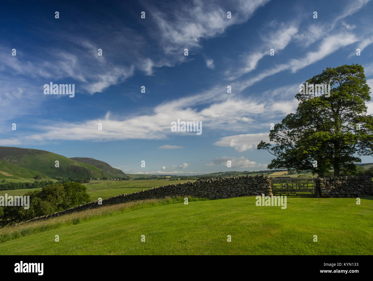 Fells view hi-res stock photography and images - Alamy