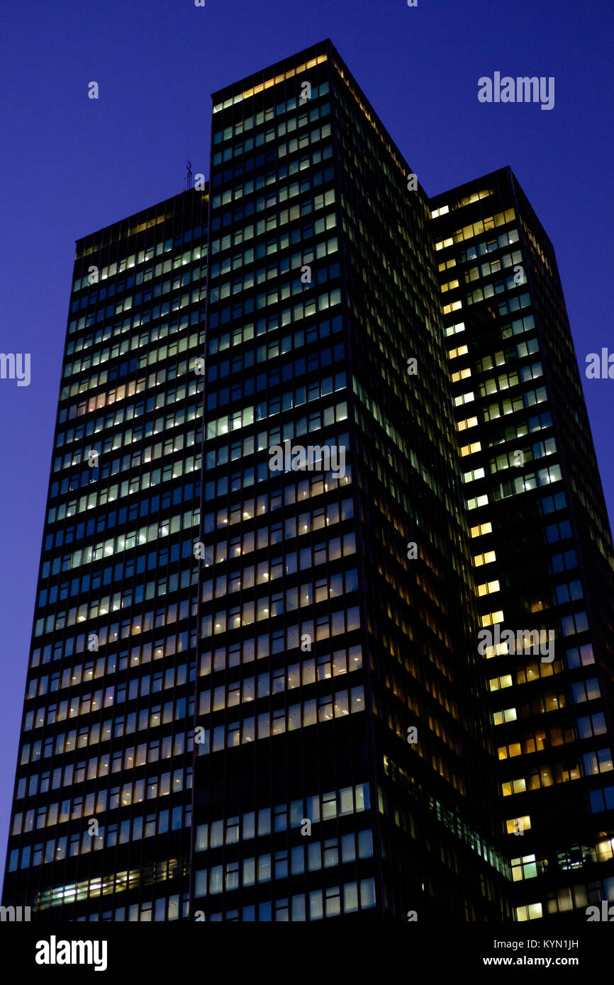 The yellow building london hi-res stock photography and images - Alamy
