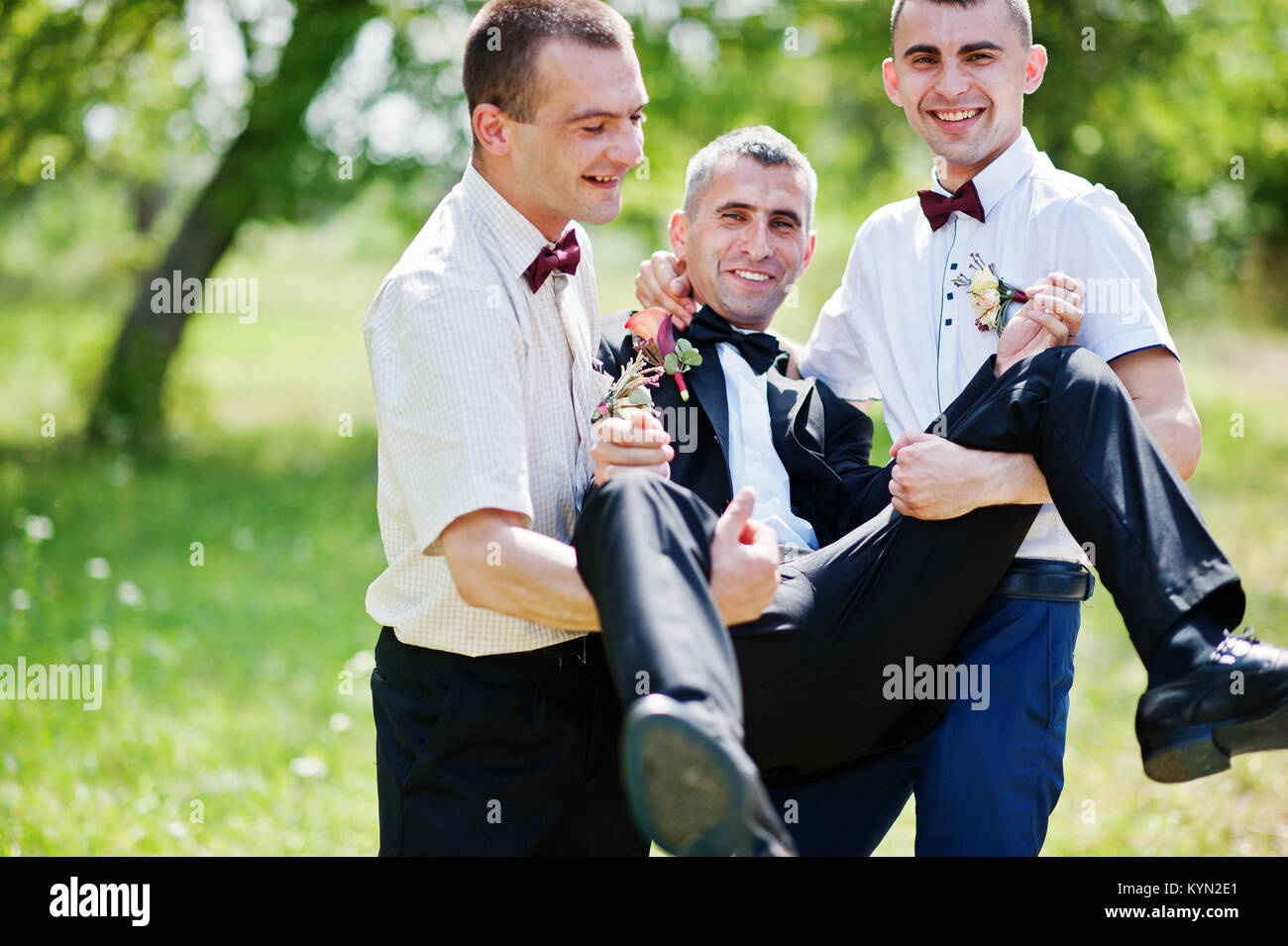 Two groomsmen hi-res stock photography and images - Alamy