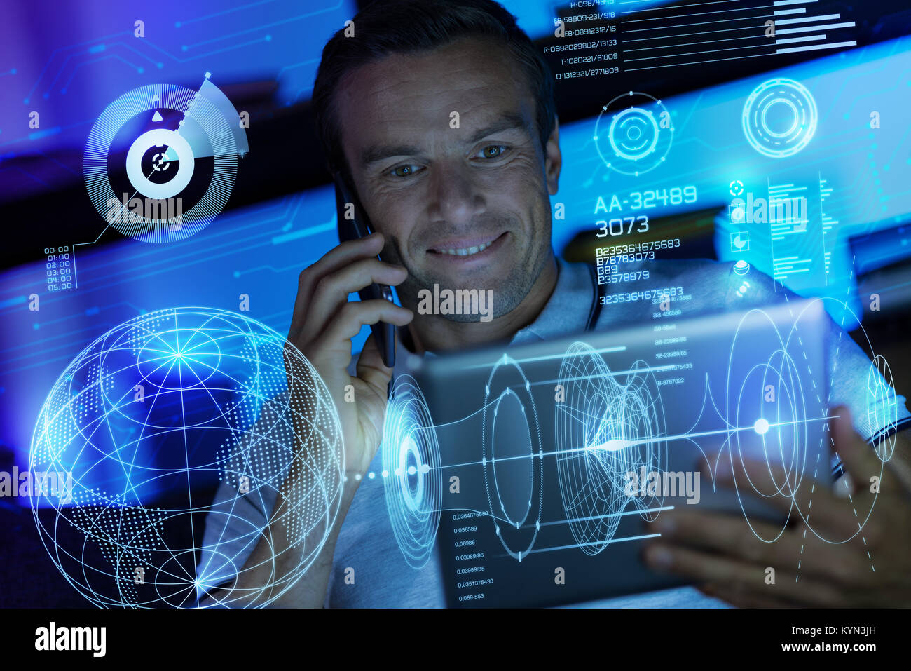 Communicate programmer hi-res stock photography and images - Alamy