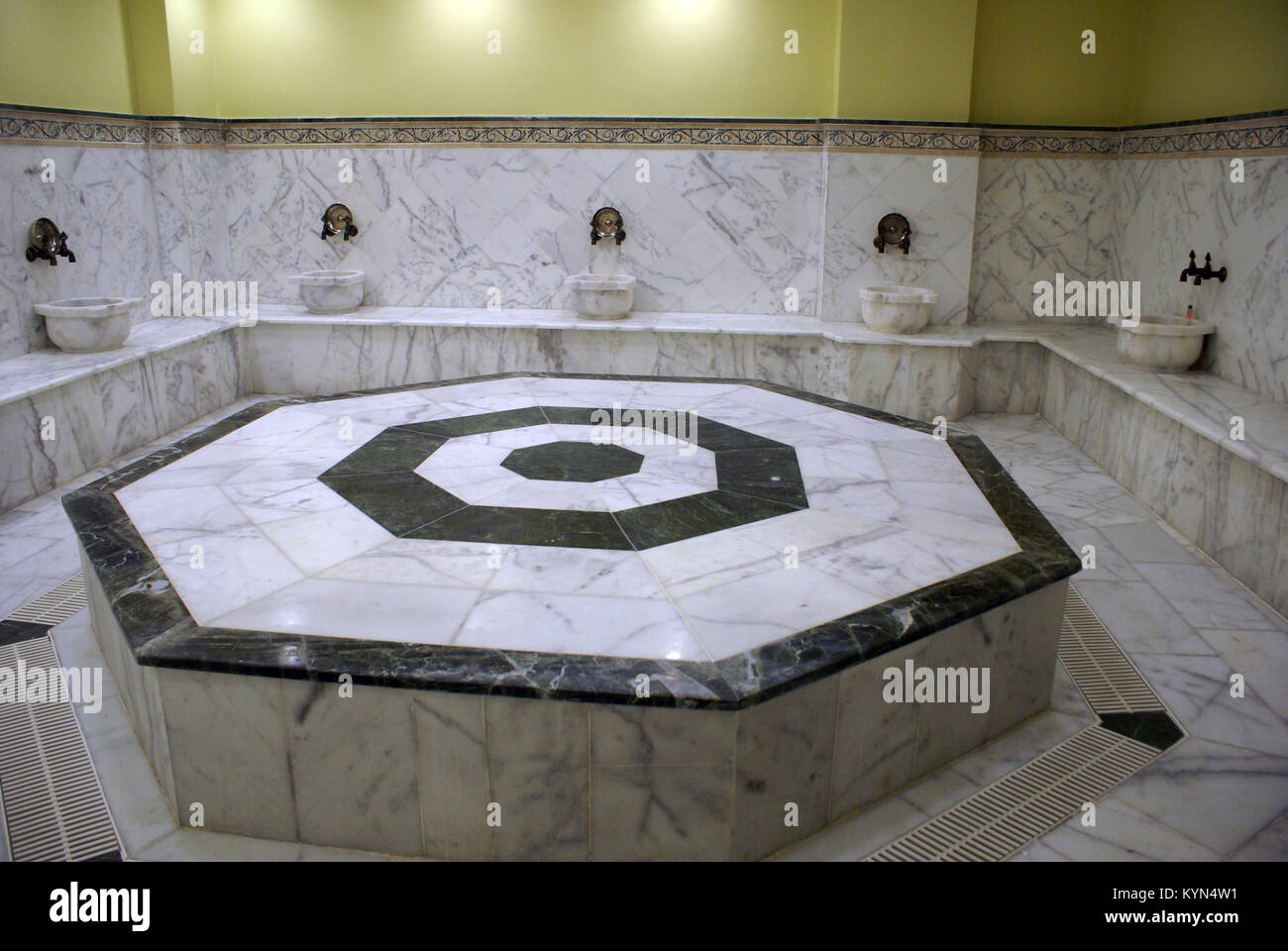 Marble turkish bath hamam inside Stock Photo - Alamy
