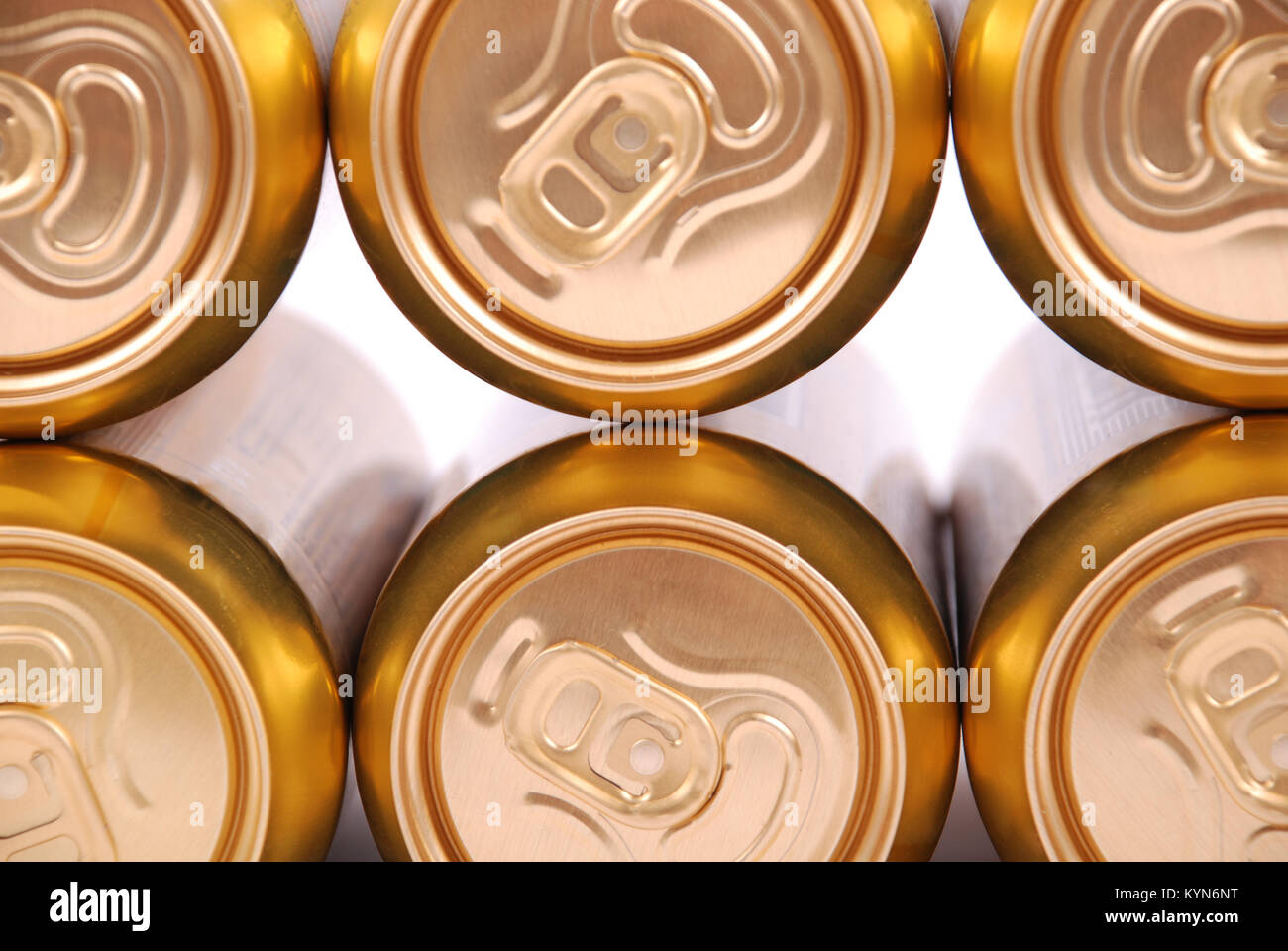 Metal beer cans background. Mass production background Stock Photo - Alamy