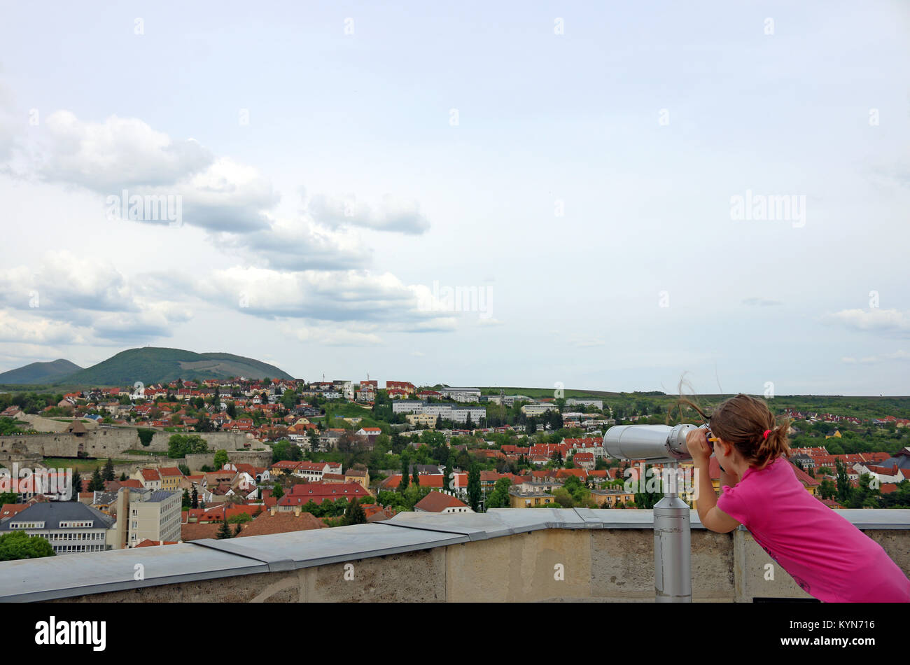 Viewing girl seeing looking distance hi-res stock photography and ...