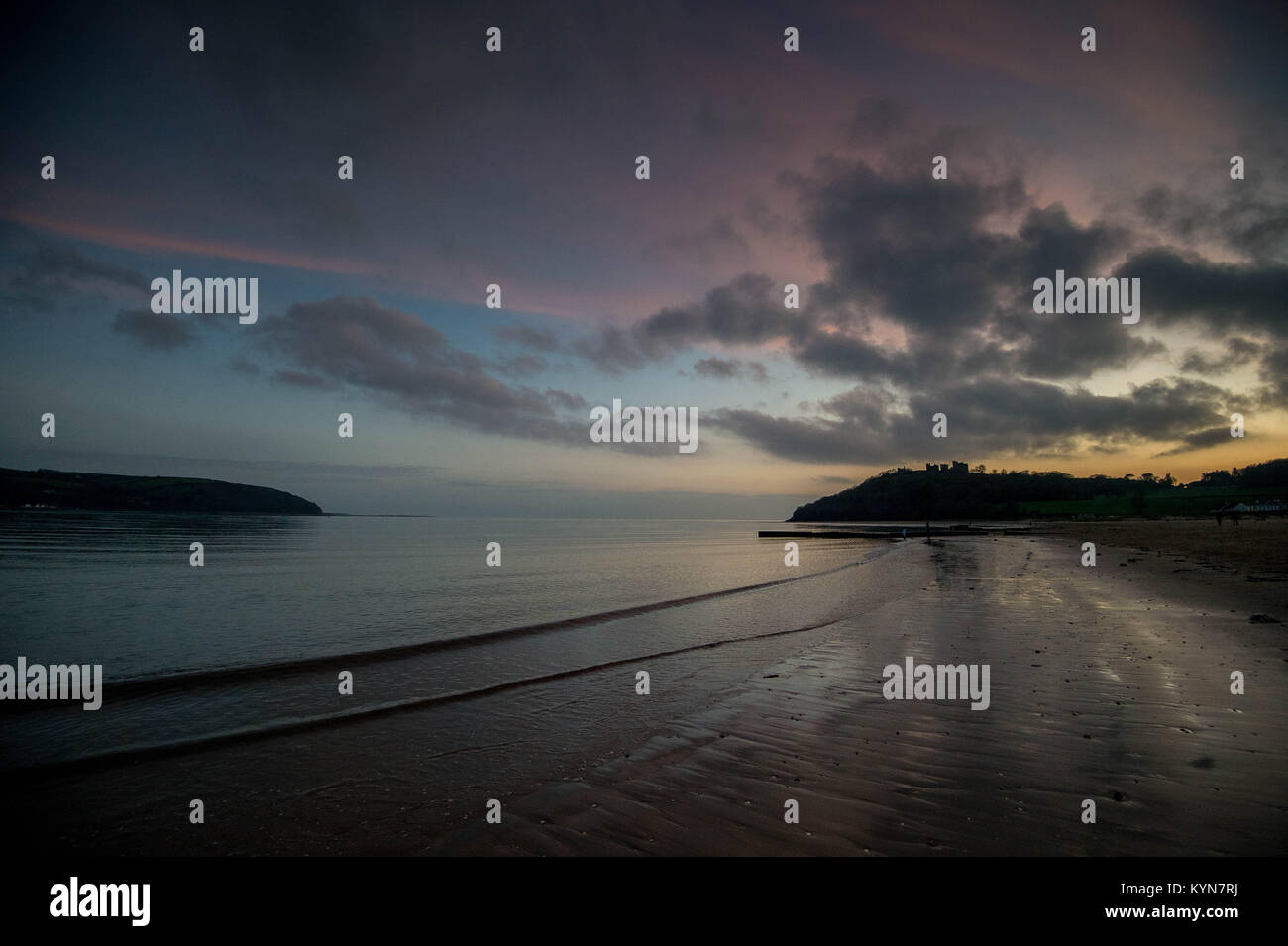 Llansteffan beach sunset hi-res stock photography and images - Alamy