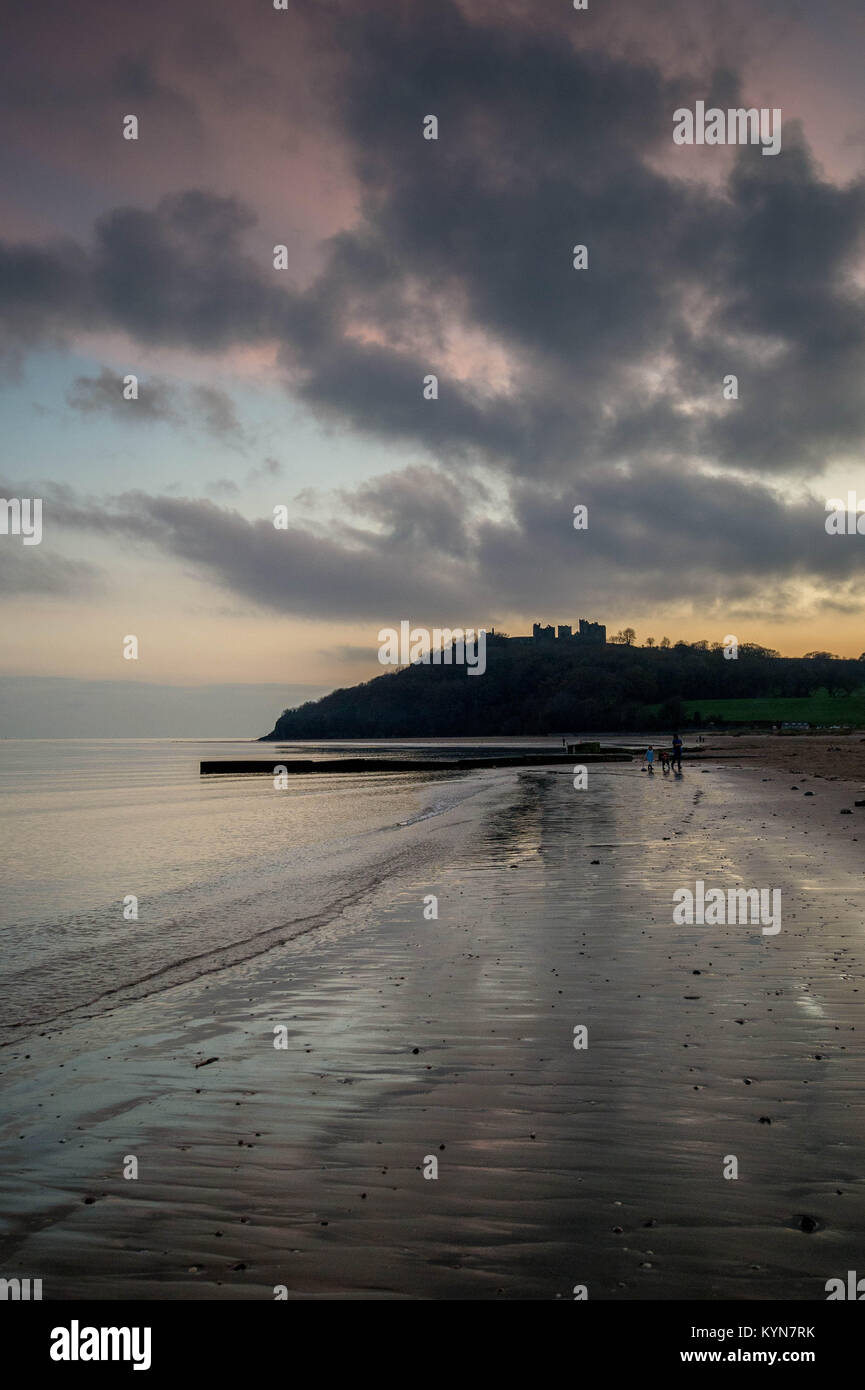 Llansteffan beach sunset hi-res stock photography and images - Alamy