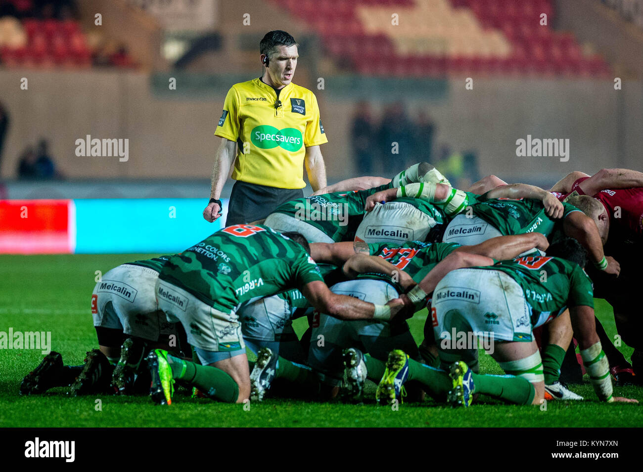 Referee george clancy hi-res stock photography and images - Alamy