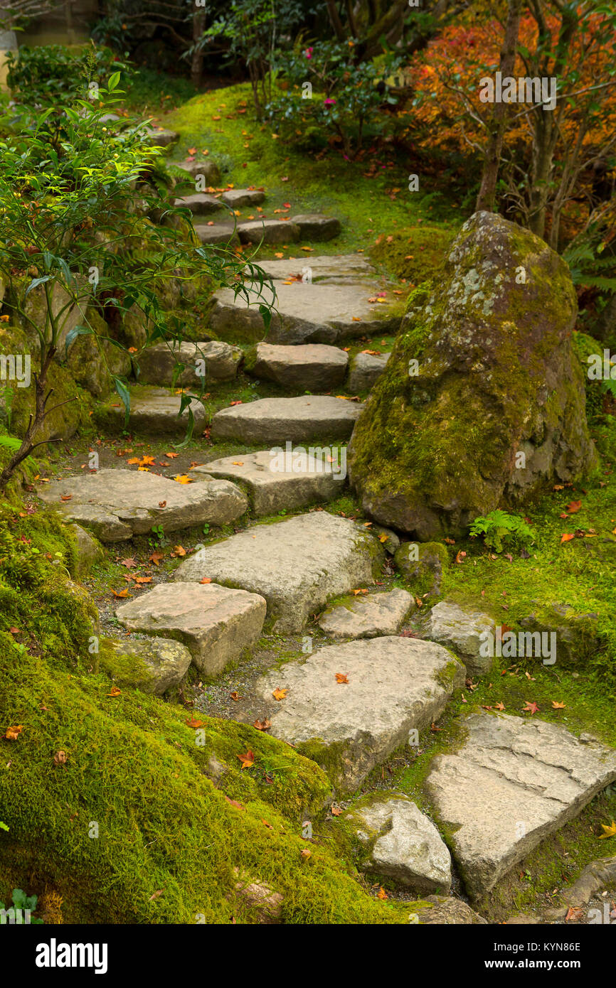 Hosen in temple hi-res stock photography and images - Alamy