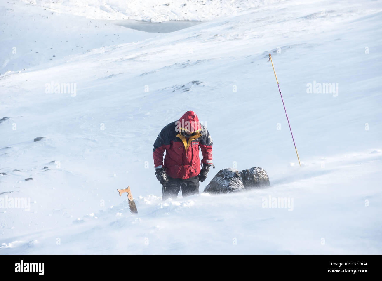 Danger digging hi-res stock photography and images - Alamy