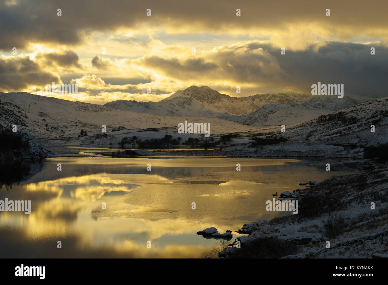 Horseshoe snow hi-res stock photography and images - Alamy