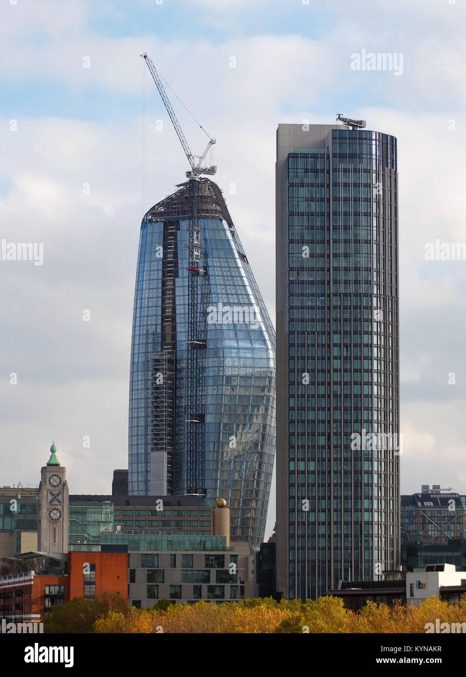London, England - November 03, 2017: The city of london south bank ...