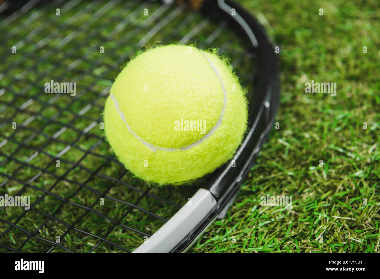 Racquet and ball game hi-res stock photography and images - Alamy