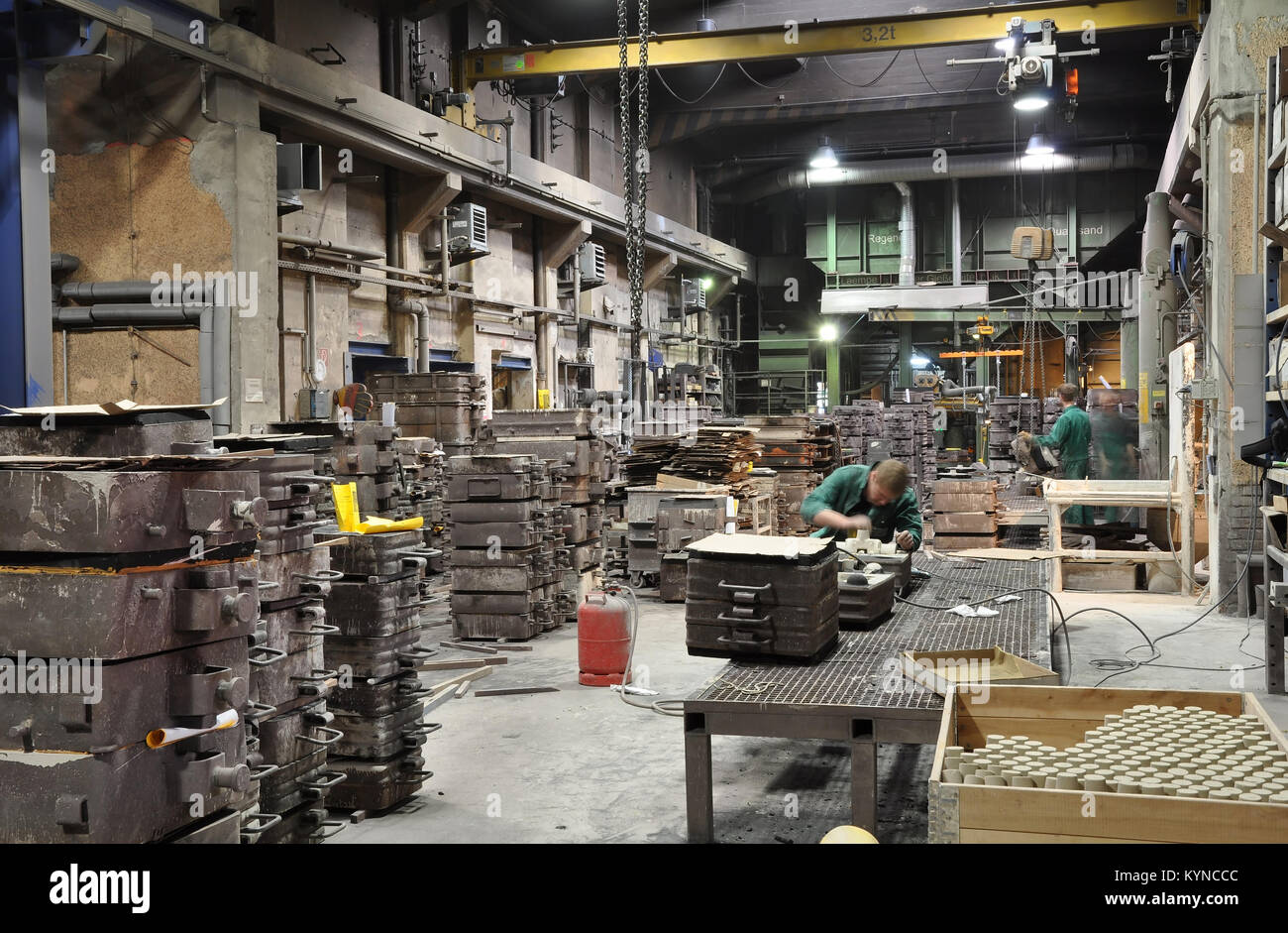 Metal castings hi-res stock photography and images - Alamy