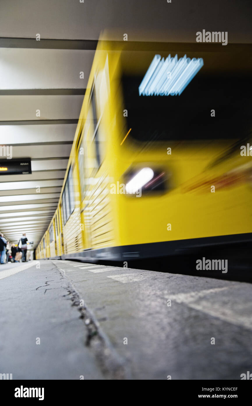 train departing from the subway station Stock Photo - Alamy