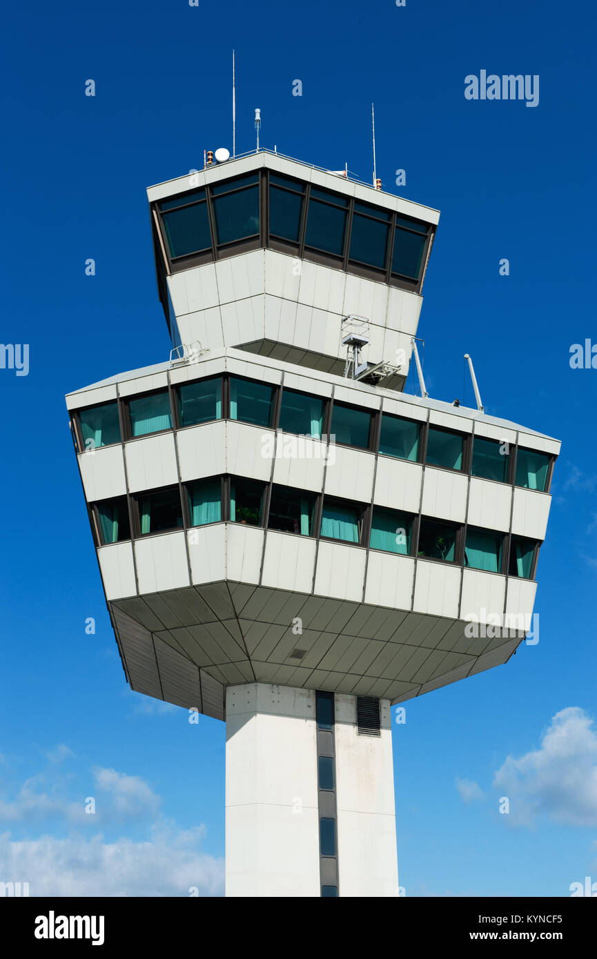 Atlanta international airport control tower hi-res stock photography ...