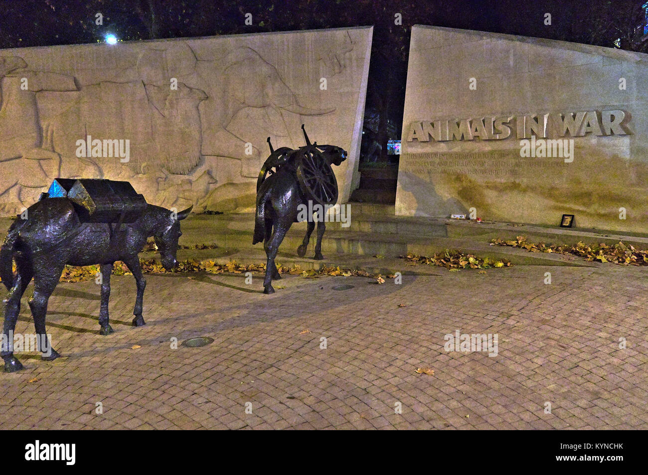 Animals in war memorial hi-res stock photography and images - Alamy