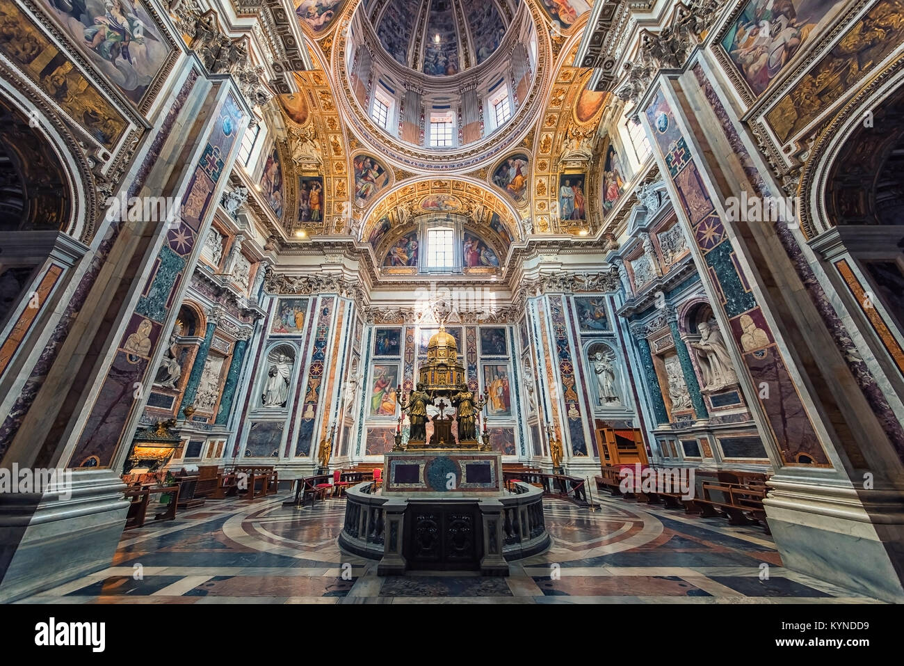 Saint mary major inside hi-res stock photography and images - Alamy