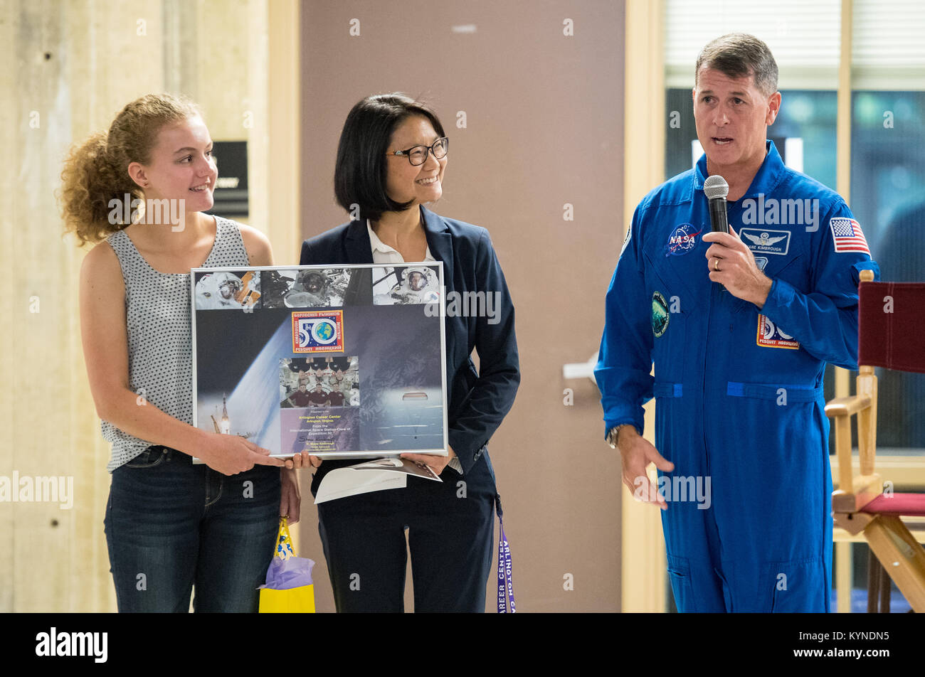 Astronaut Shane Kimbrough presents his experience aboard the ISS during ...