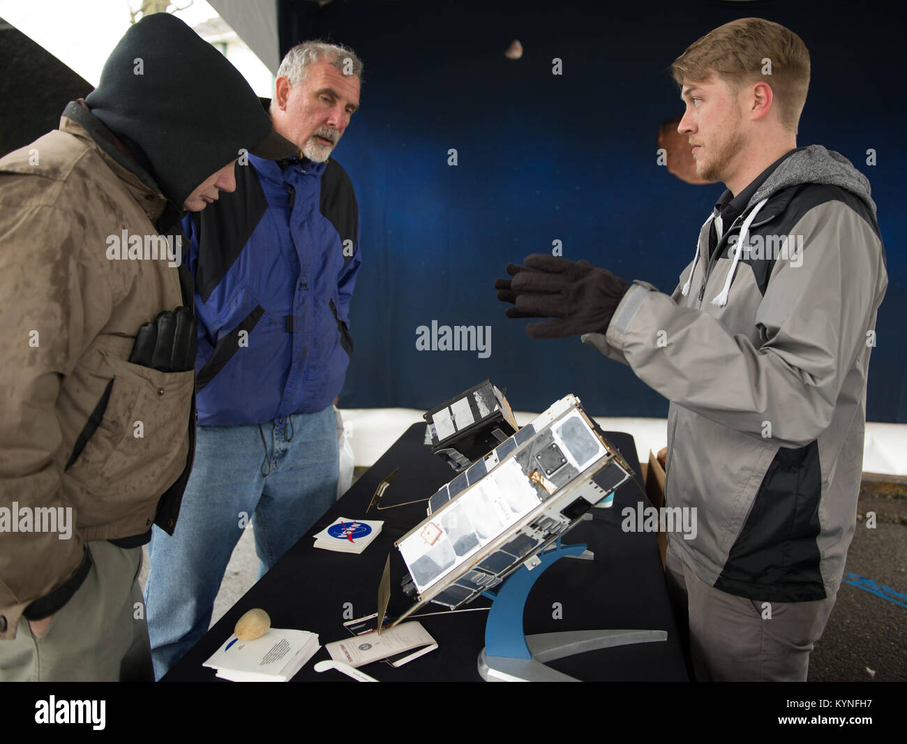Cubesats in space hi-res stock photography and images - Alamy