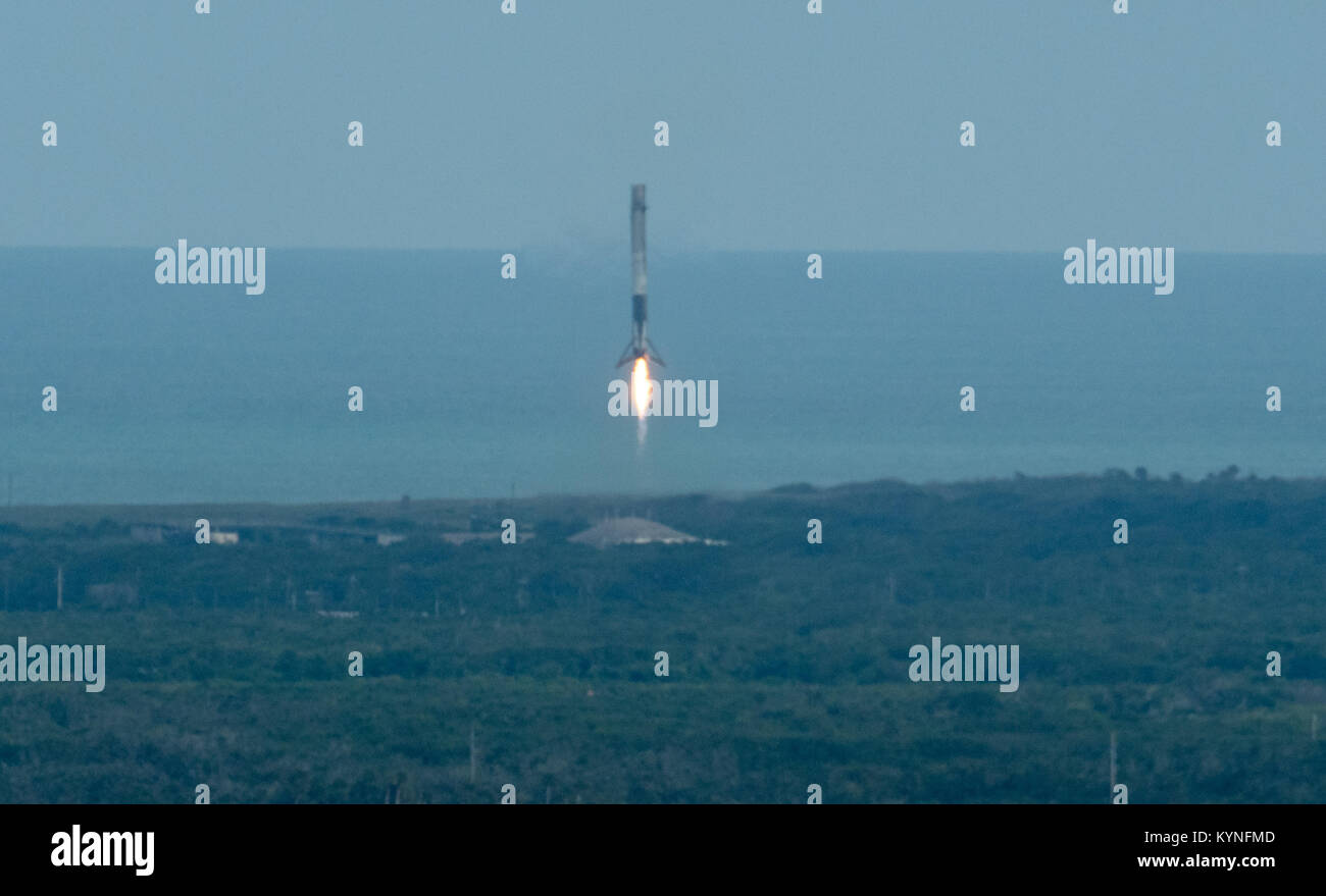 First stage booster from hi-res stock photography and images - Alamy