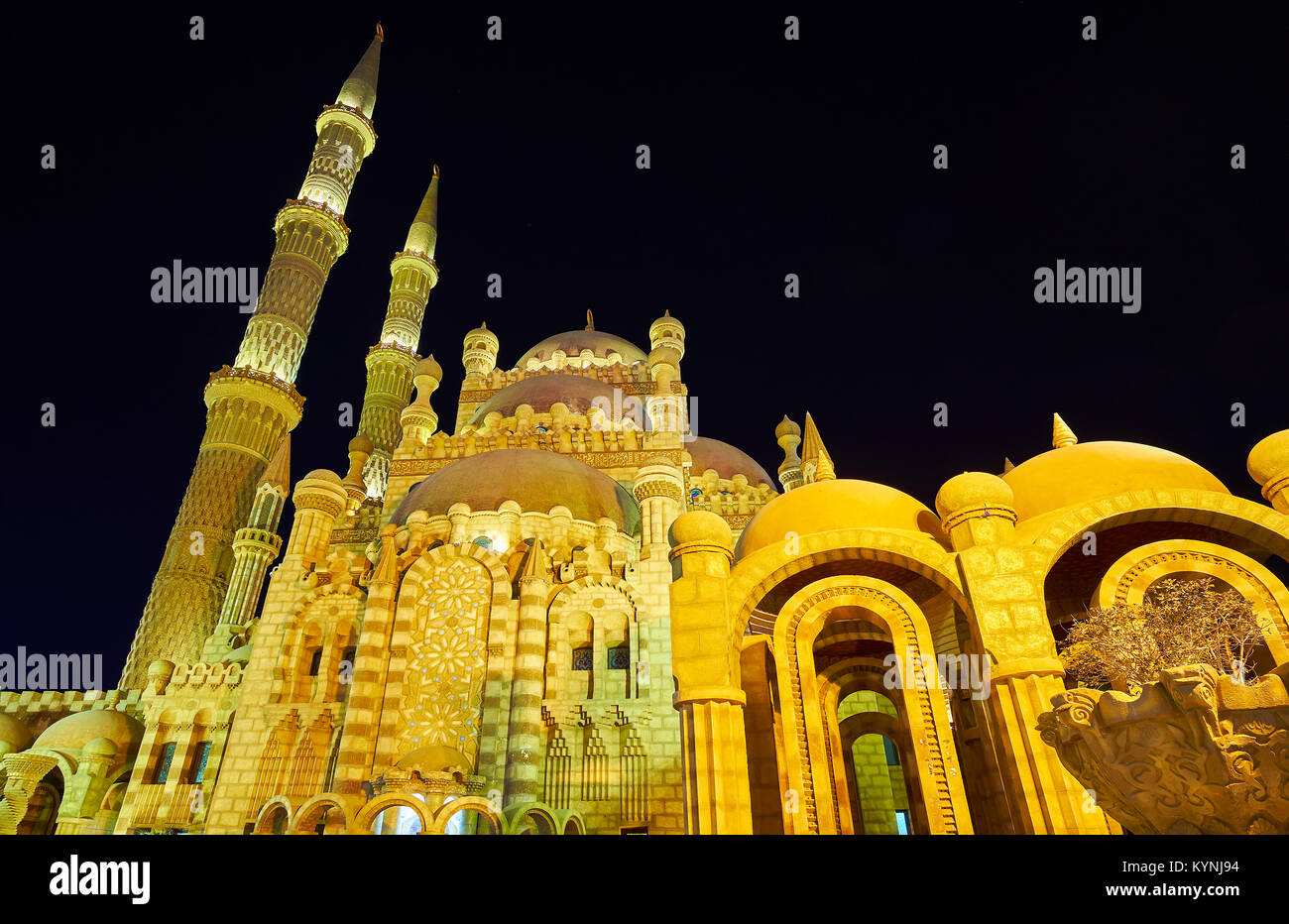 Fatimid decoration hi-res stock photography and images - Alamy
